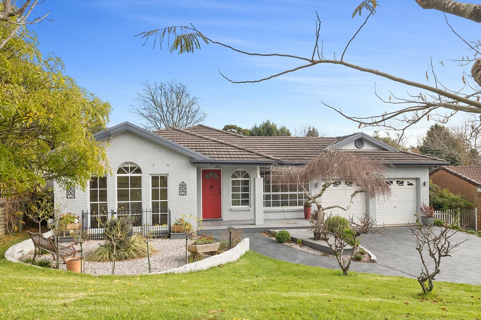 13 Paul Crescent, Moss Vale 2577 NSW | DiJones Real Estate